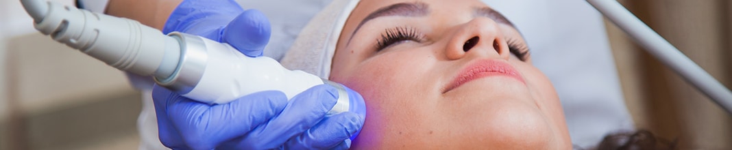 ¿Hay alguna diferencia entre la cosmetología y la cosmiatría?